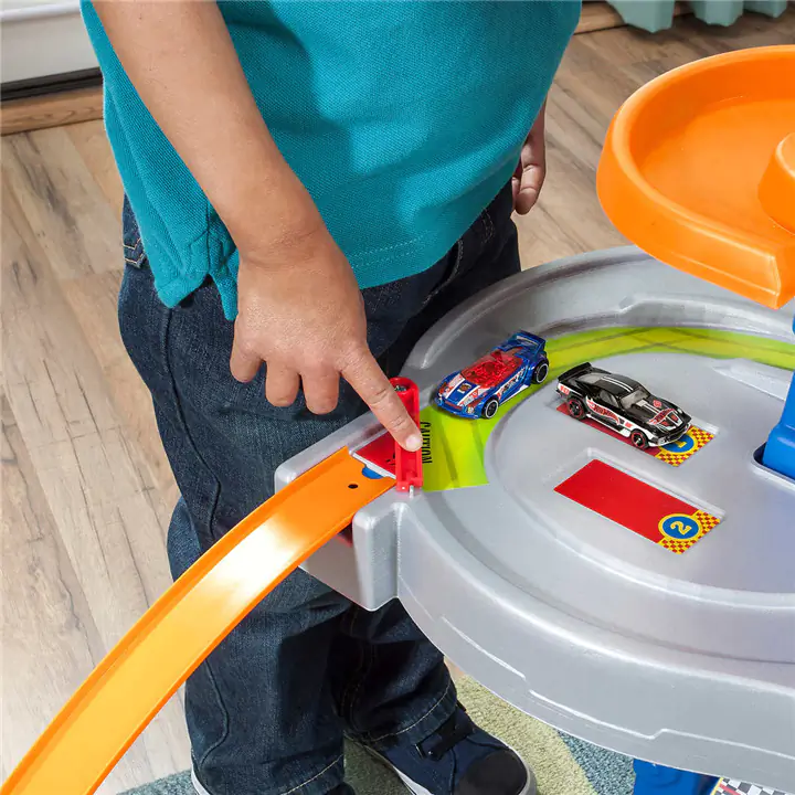 Step2 Hot Wheels Road Rally Raceway